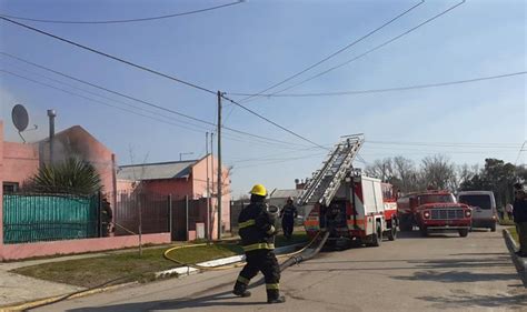 Pila Un voraz incendio causó importantes daños en una vivienda