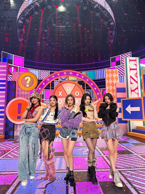 ITZY on Twitter 뮤직뱅크 MIDZY 앞에 펼쳐진 Cheshire 컴백 무대와 유나의 특별 MC 이