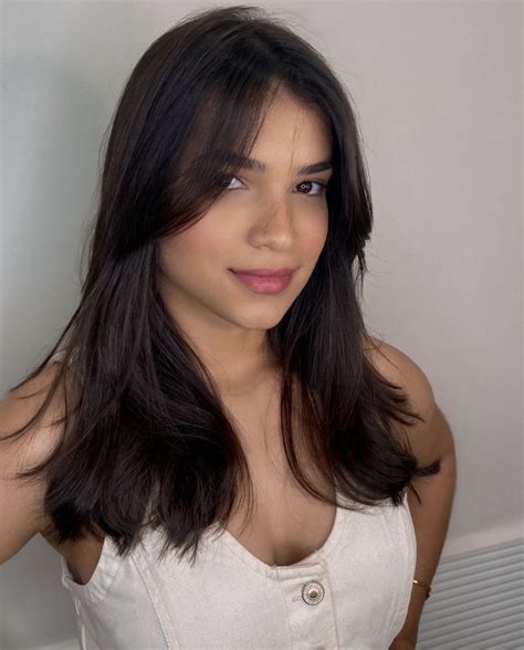 30 Low Maintenance Medium Length Hairstyles For 2023 Artofit