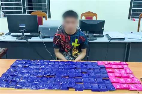 Bắt đối tượng người nước ngoài mua bán trái phép 24 000 viên ma tuý