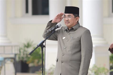 Bupati Tanjab Barat Jadi Inspektur Upacara Peringatan Hari Sumpah