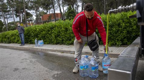 Vallirana limita el uso de agua potable ante la sequía de los acuíferos