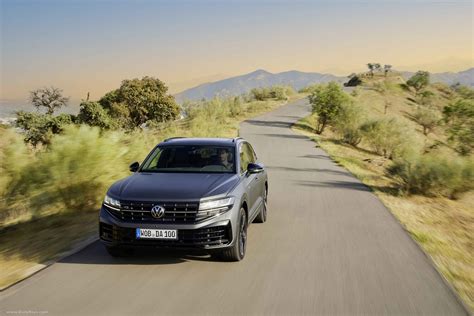 2024 Volkswagen Touareg R EHybrid Stunning HD Photos Videos Specs