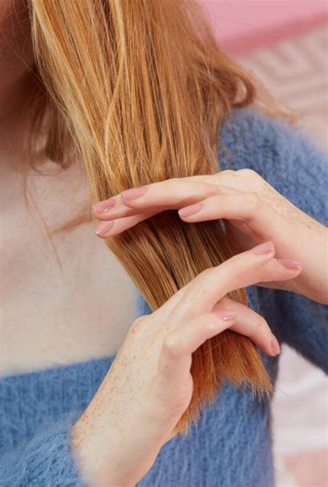 Cómo eliminar el frizz del cabello con 15 trucos sencillos All Things