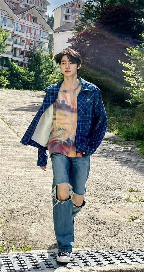 Sunghoon Enhypen Standing Poses Pic Pose Sung Hoon Kpop Guys