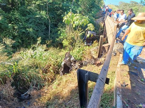 INTERNAUTA Grave acidente na Ponte da Pedreira envolveu vários carros