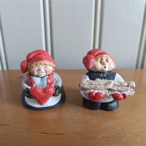 Se produkter som liknar Litet tomtepar tomte tomtar C på Tradera