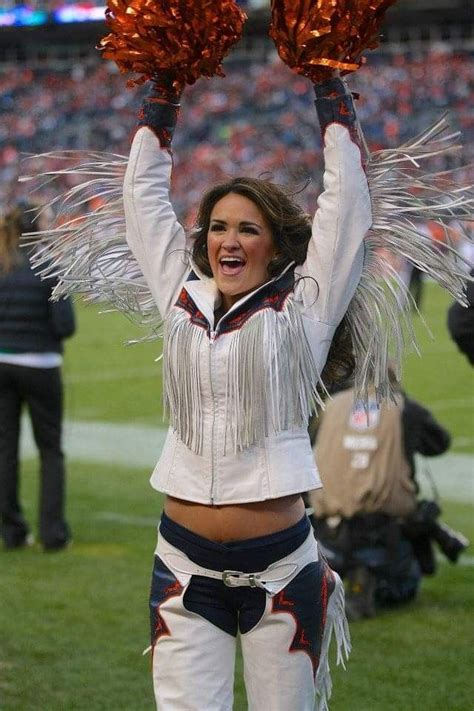 Denver Broncos Cheerleader Broncos Cheerleaders Nfl Cheerleaders