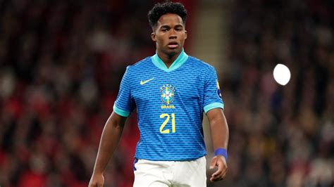 Real Madrid Endrick envoie un message fort à Kylian Mbappé et la