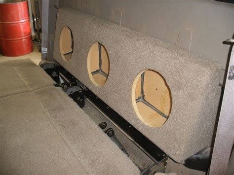 Chevrolet Silverado 1500 Subwoofer Box
