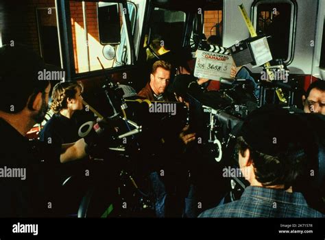 ARNOLD SCHWARZENEGGER COLLATERAL DAMAGE 2002 Stock Photo Alamy