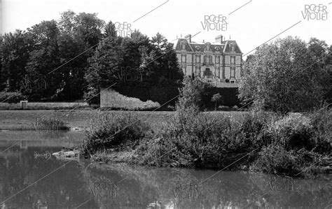 Chézy sur Marne Aisne Le château de l abbaye