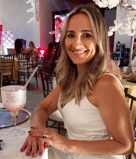 Um par de seios não define uma mulher como Gerlane dos Santos lidou