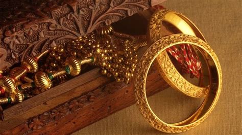 Gold Price Increases Rs800 Per Tola In Pakistan