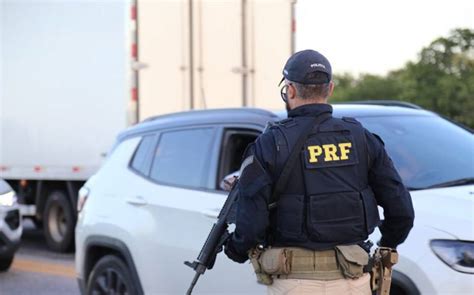 Operação Natal 2023 PRF registra 17 acidentes e uma morte em rodovias