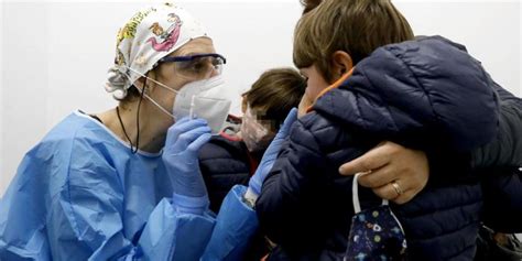 Vaccino Pfizer Ai Bambini Dai 5 Agli 11 Anni Via Libera Dall Ema