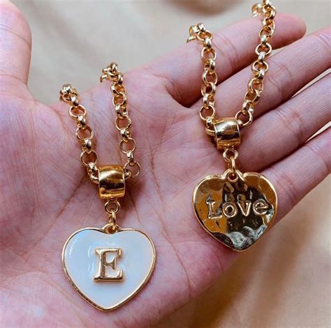 COL AR LOVE PEROLADO BANHADO A OURO 18K Maça Rosa