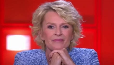 À 60 ans Sophie Davant cash sur son recours à la chirurgie esthétique