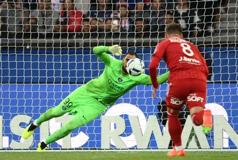 PLAYER RATINGS PSG 1 0 Brest Donnarumma Saves Penalty As PSG Edge