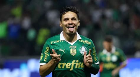 VÍDEO Raphael Veiga marca de pênalti e Palmeiras vira contra o Mirassol