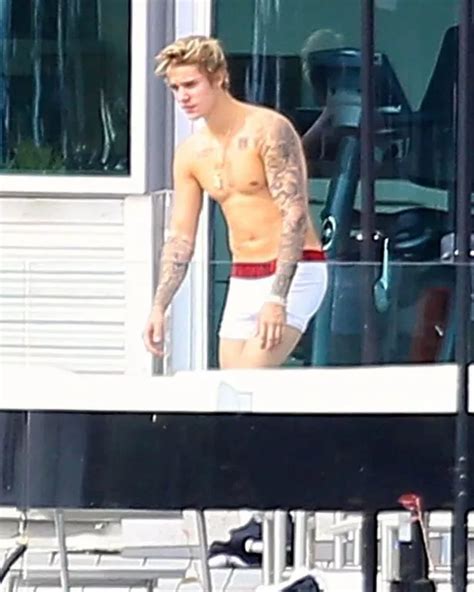 Justin Bieber Shows Off Buff Body Poolside In Pair Of Tight Calvin