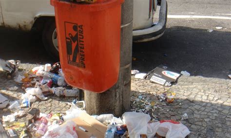 Prefeitura do Rio vai multar quem jogar lixo no chão Jornal O Globo