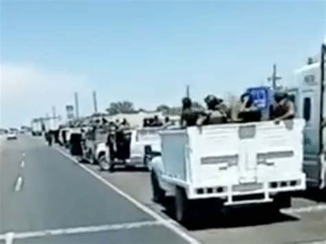 Narcodesfile Impune En Sinaloa Decenas De Sicarios Armados En Convoy