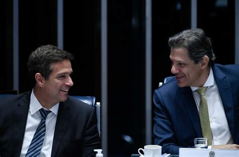 Haddad e Campos Neto se reúnem na véspera do primeiro dia do Copom