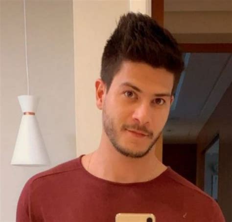 Arthur Aguiar fala sobre anulação de seu casamento Maíra Cardi Já