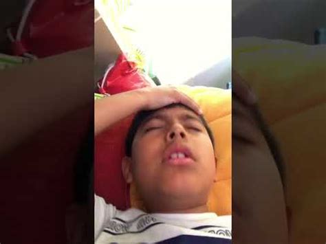 Algo Pasa En Mi Cuarto Youtube