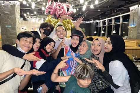 10 Momen Surprise Ulang Tahun Geni Faruk Thariq Gak Hadir