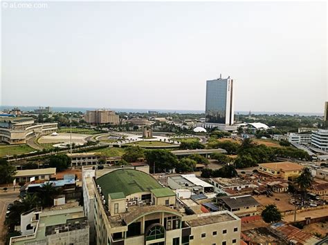Circulation au centre ville et dans le quartier administratif à Lomé