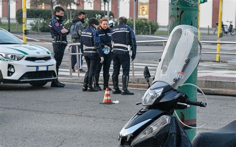 Incidente A Milano In Via Ripamonti Morto Un 56enne Si Cerca Il