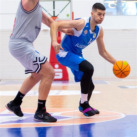 Abschied von vier Löwen Spielern CATL Basketball Löwen
