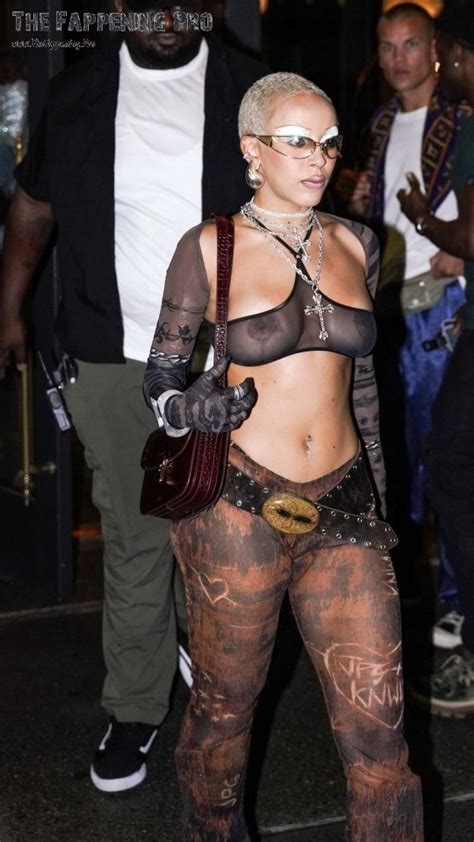 Doja Cat Topless In Public Photos The Fappening