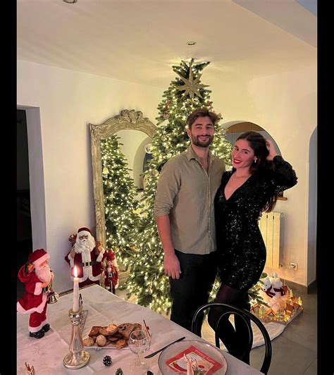 Photo Jesta Hillmann et Benoît Assadi à Noël Purepeople
