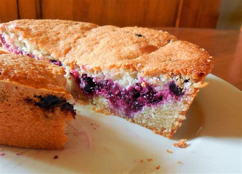 Gâteau aux blancs doeuf et fruits rouges Quoi quon mange