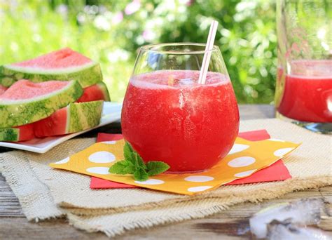 Agua fresca de sandía y hierbabuena Receta de DIVINA COCINA