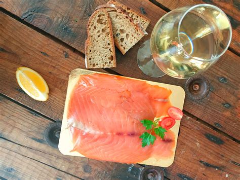 Filet De Truite Fum E En Tranches Les Truites Du Sancerrois
