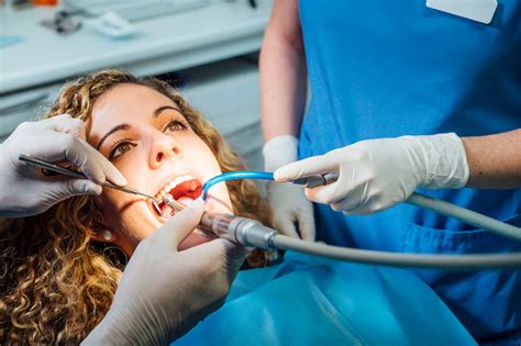 Problemas de los implantes dentales cómo evitarlos y sus soluciones