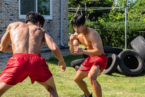 Critique La Traque Dans Le Sang Netflix Un Thriller Percutant Avec