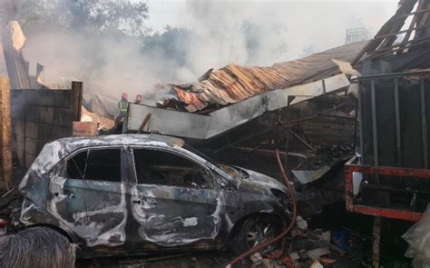 Kebakaran Hanguskan Gudang Dan 2 Rumah Di Bekasi Mobil Motor Hingga