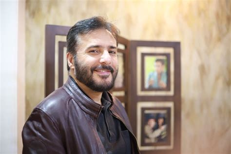 رونمایی جواد هاشمی از مادر زیبا و محجبه اش مادر آقا جواد مثل ماه