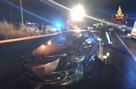 Incidente Stradale Sulla Statale Nel Catanzarese Scontro Tra Un