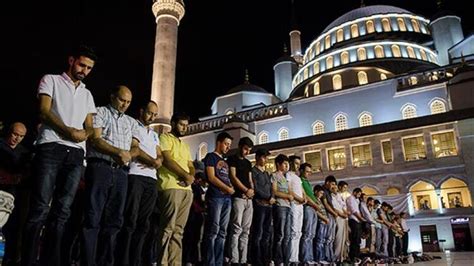 Namaz nasıl kılınır Diyanet bilgisine göre iki rekat namaz kılınışı ve