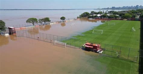 CT do Internacional fica alagado após enchentes em Porto Alegre
