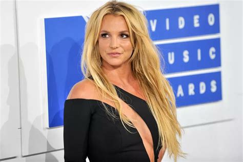 La mujer en mí Britney Spears anuncia el lanzamiento de su autobiografía