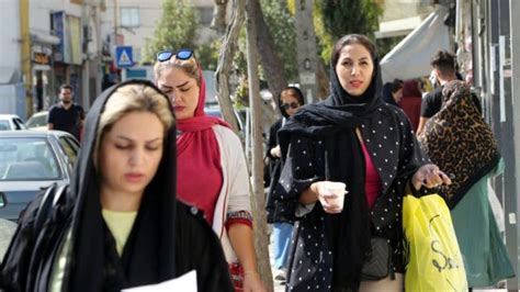 Cómo viven las mujeres en Irán el país donde por ley valen la mitad