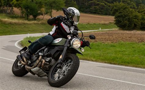 Ducati Scrambler Vs Yamaha Xsr
