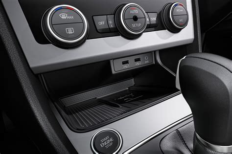 Revamped Seat Leon Gets New Tech And A Subtle Facelift Car Magazine